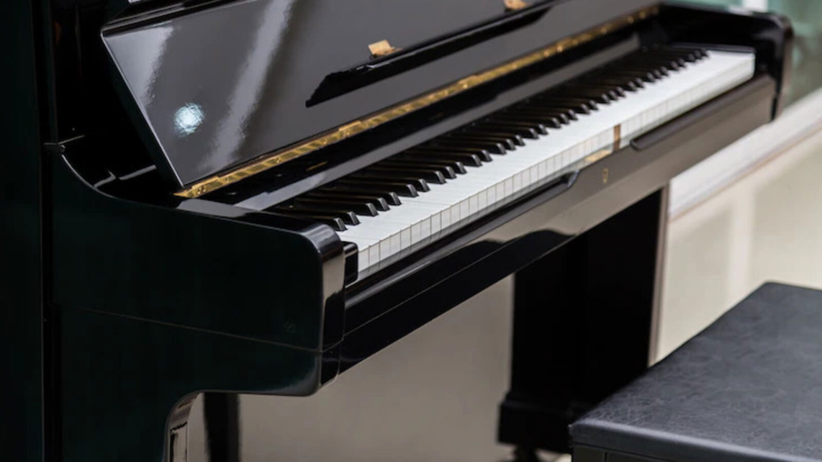 Piano Moving Services in Oshawa, Canada - Wave Movers